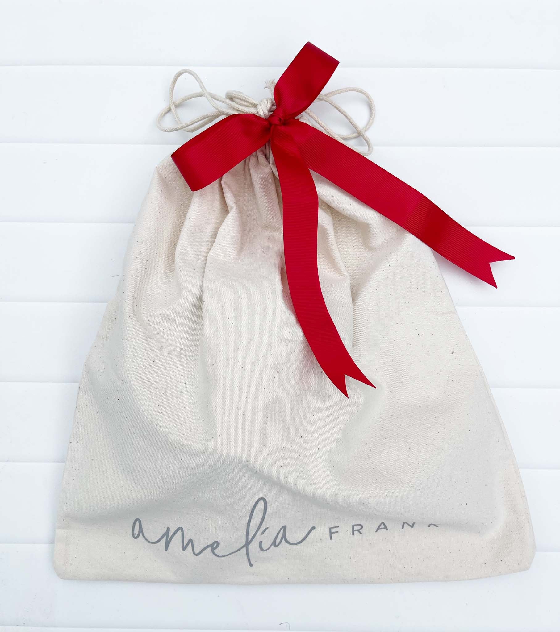 ChristmasSantaSack_a8633383-6d48-498f-8da6-9f4e1969961d.jpg?v=1699856478